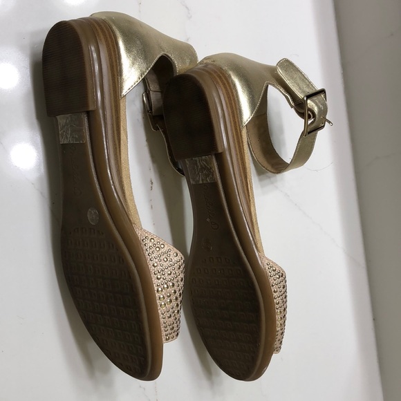 Michelle D | Shoes | Sandals Gold | Poshmark